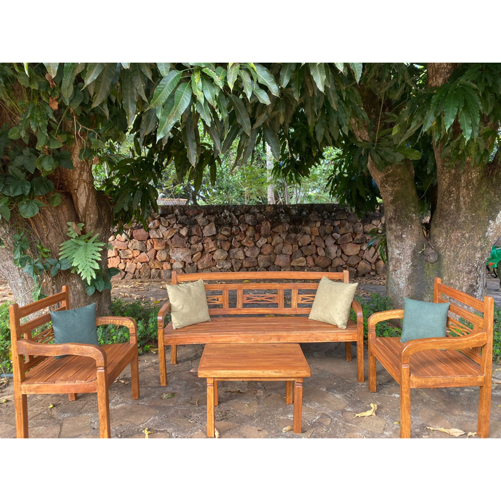 KIT LOUNGE GEOMÉTRICO MADEIRA P/ 5 LUGARES - SOFÁ, POLTRONAS, MESA E ...