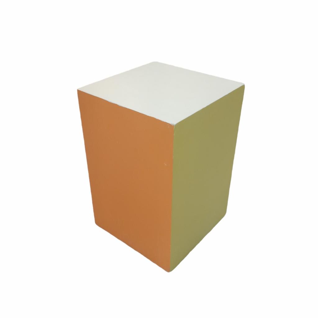 MESA CUBO FACES AMARELO I LARANJA