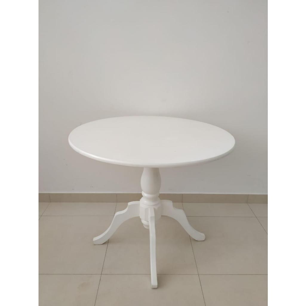 MESA REDONDA BRANCA PÉ TORNEADO G - D89 cm x A74 cm