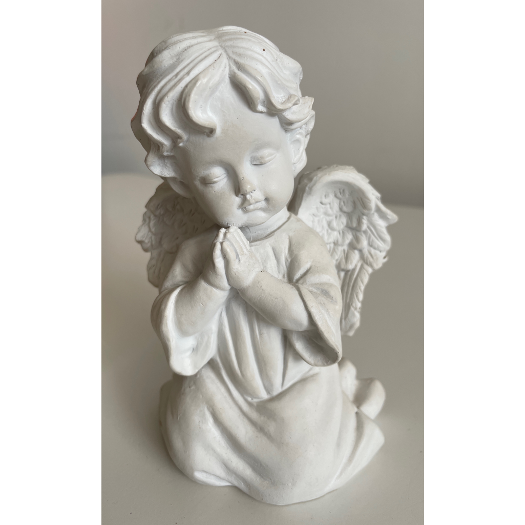 Anjo Ajoelhado Orando Resina