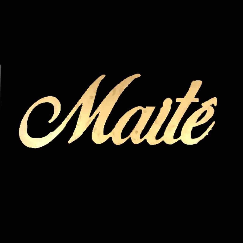 Maitê Nome Por Extenso 78cm (L) x 30cm (A) Dourado