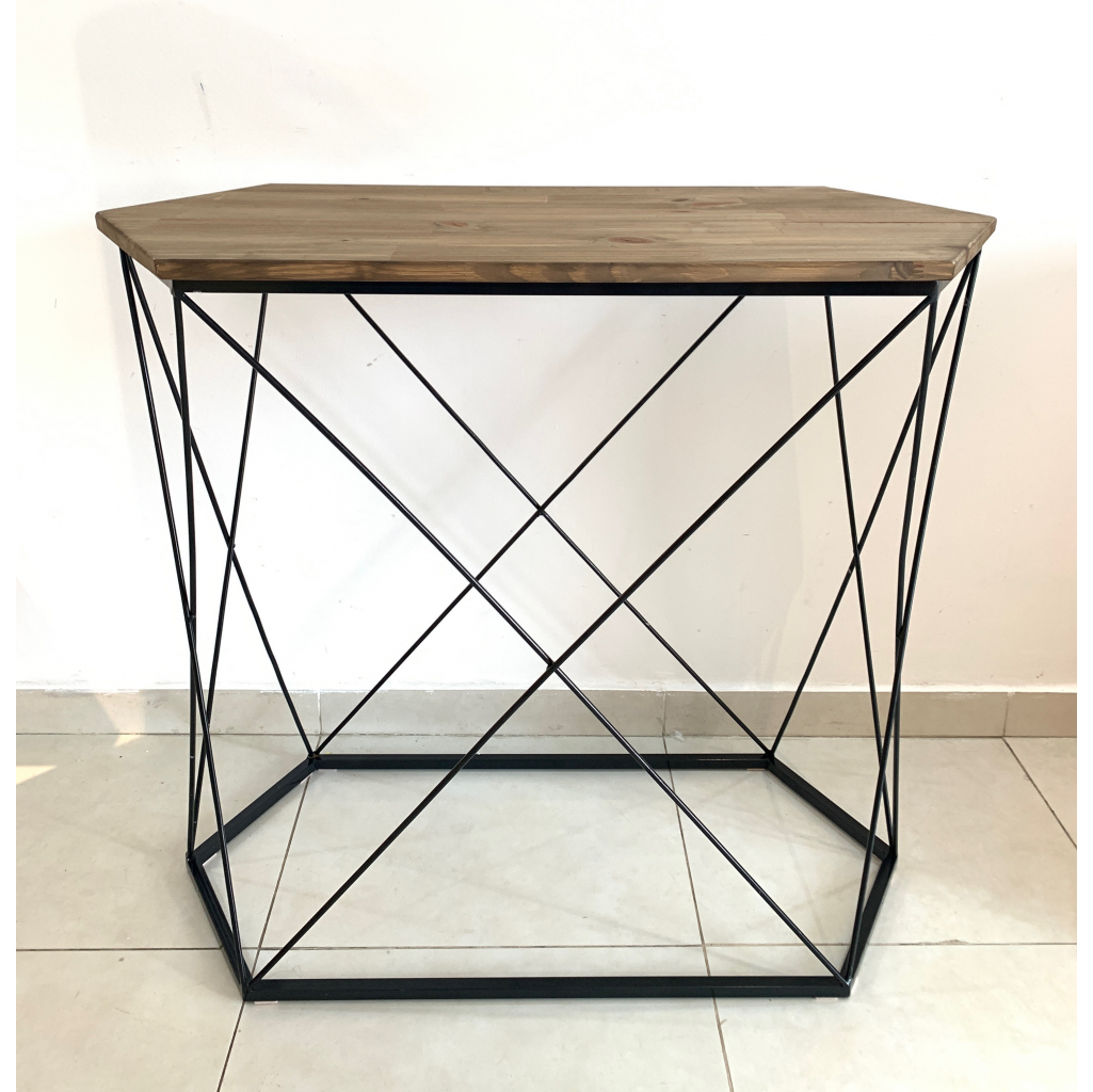 Mesa de ferro preto tampo rustico